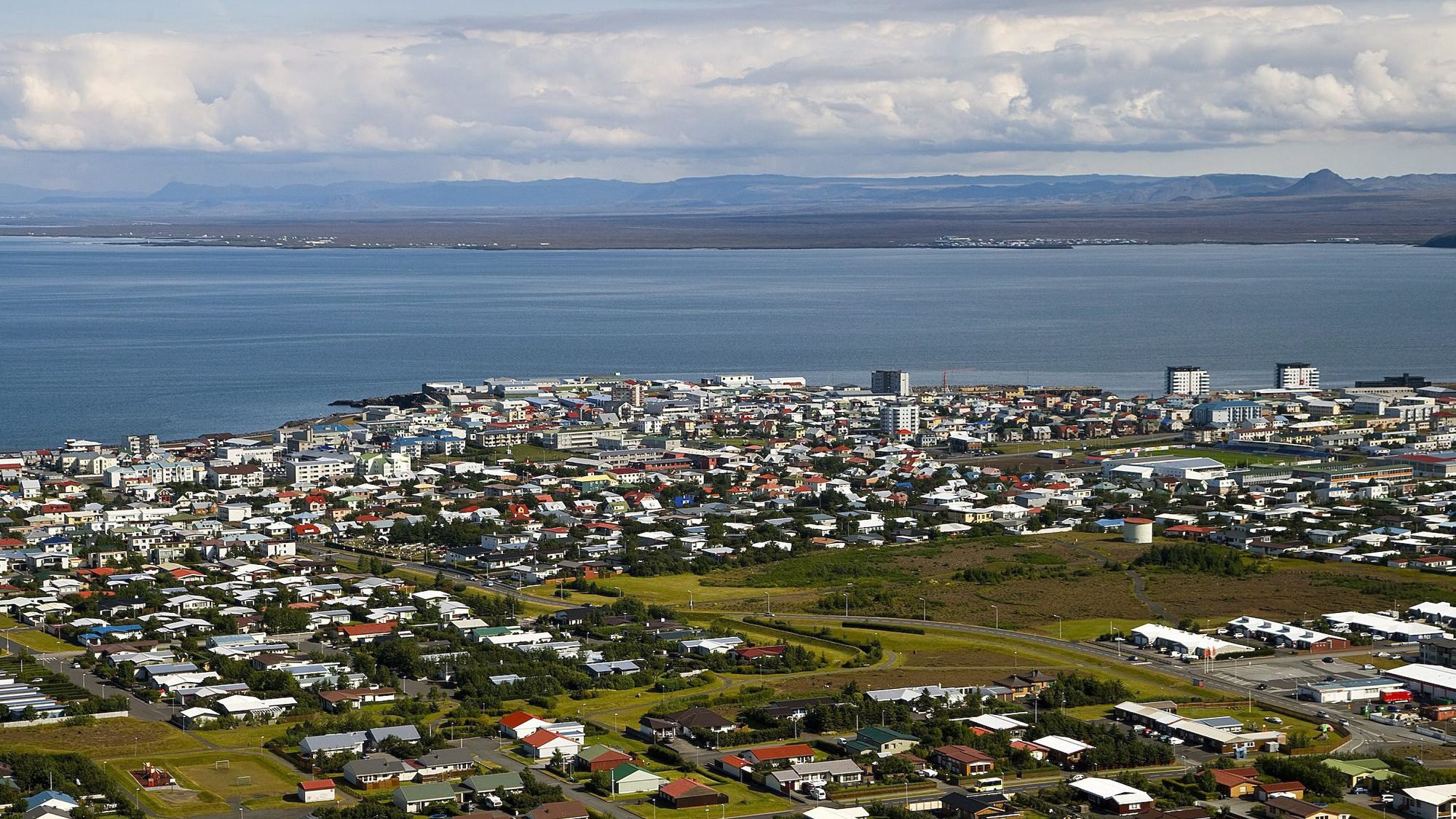 An earthquake rocks the town of Keflavik | IceNews - Daily News